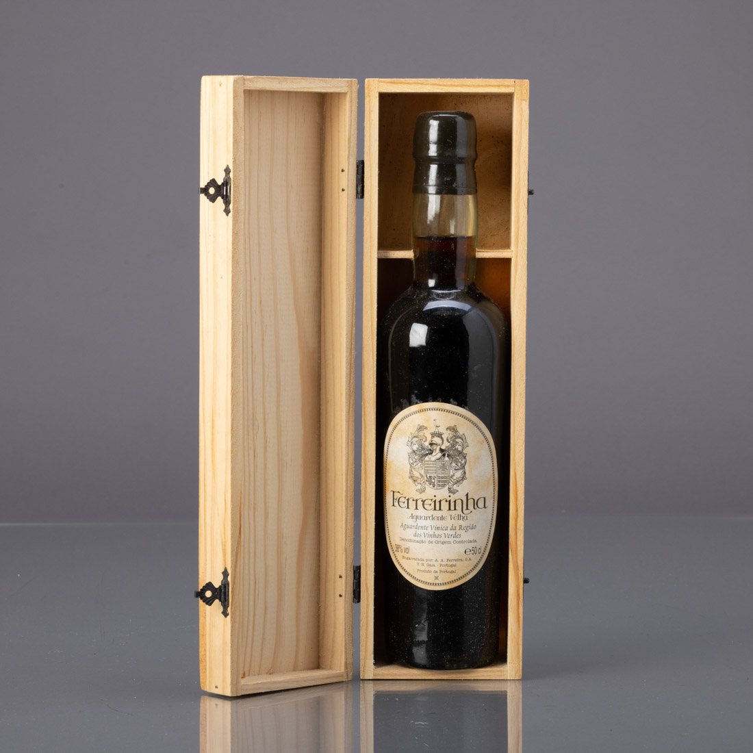 2022 | 3º Leilão Presencial: ‹758.› AGUARDENTE VELHA FERREIRINHA